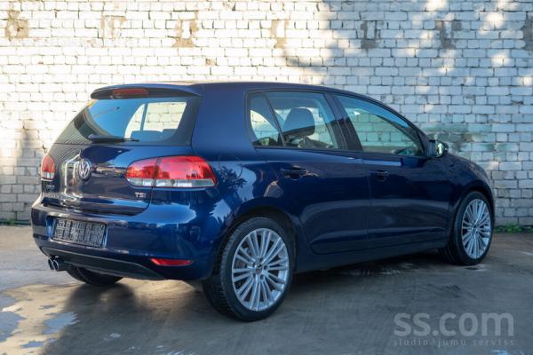 Фольксваген Гольф 2010 в Лиепая на AUTOMOTO.COM.LV Синий Фольксваген Гольф 2010 в Лиепая, объемом двигателя 1.40 л и пробегом 279 тыс. км за 4950 €, фото 5 на AUTOMOTO.COM.LV