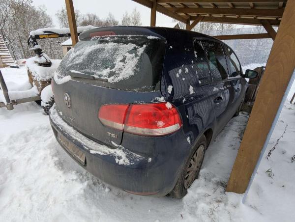 Zils Volkswagen Golf 2011 Anykščiai, ar dzinēja tilpumu 1.39 L un nobraukumu 220 tūkst. km par 1100 €, foto 4 vietnē AUTOMOTO.COM.LV