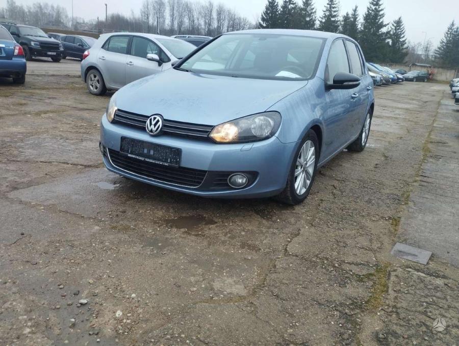 Blue Volkswagen Golf 2011 in Utena, with an engine capacity of 1.60 L and mileage of 288 thousand km for 3999 €, photo 2 on AUTOMOTO.COM.LV
