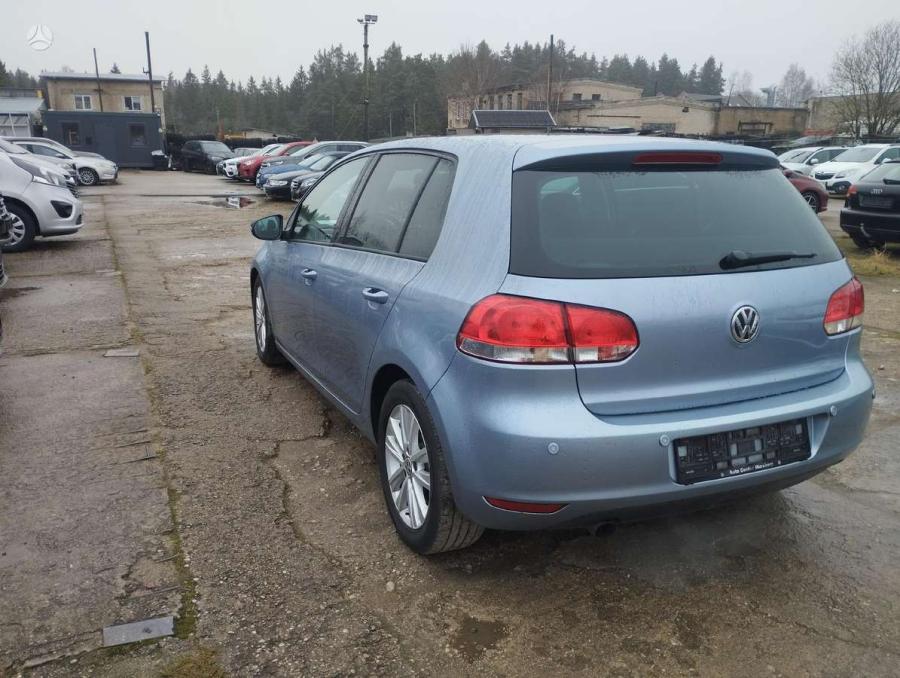Blue Volkswagen Golf 2011 in Utena, with an engine capacity of 1.60 L and mileage of 288 thousand km for 3999 €, photo 3 on AUTOMOTO.COM.LV