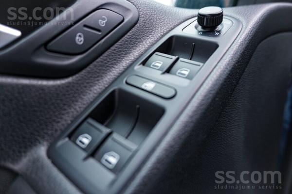 Zils Volkswagen Golf 2011 Rīga, ar dzinēja tilpumu 1.60 L un nobraukumu 244 tūkst. km par 5490 €, foto 9 vietnē AUTOMOTO.COM.LV