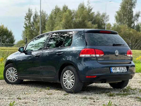 Blue Volkswagen Golf 2011 in Jelgava, with an engine capacity of 1.40 L and mileage of 137 thousand km for 3750 €, photo 4 on AUTOMOTO.COM.LV