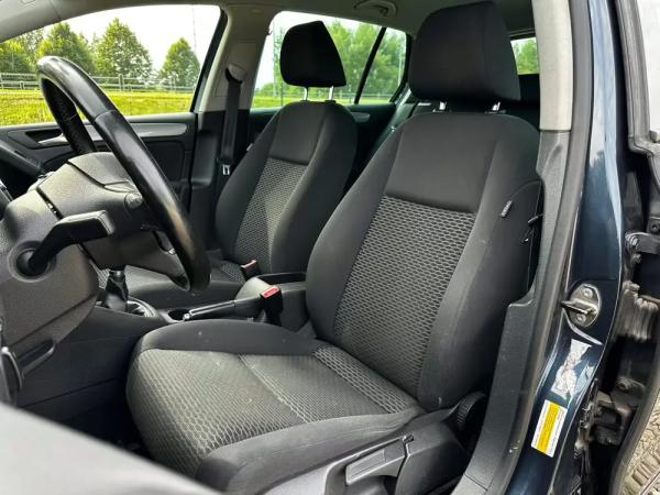Blue Volkswagen Golf 2011 in Jelgava, with an engine capacity of 1.40 L and mileage of 137 thousand km for 3750 €, photo 8 on AUTOMOTO.COM.LV