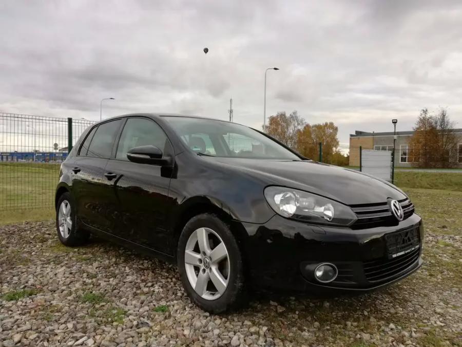 Blue Volkswagen Golf 2011 in Saldus, with an engine capacity of 2.00 L and mileage of 308 thousand km for 6500 €, photo 4 on AUTOMOTO.COM.LV