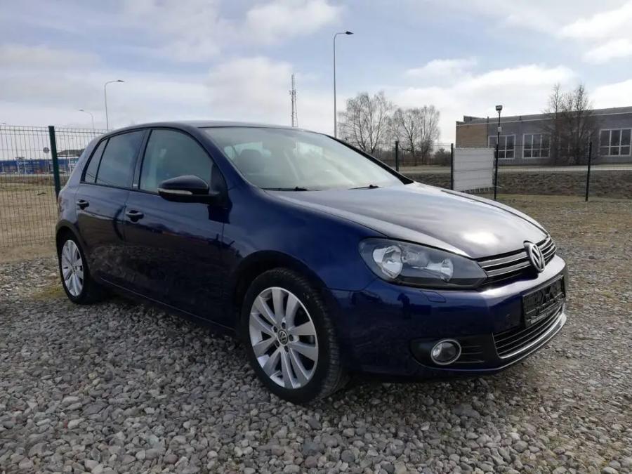 Blue Volkswagen Golf 2011 in Saldus, with an engine capacity of 1.40 L and mileage of 198 thousand km for 5900 €, photo 4 on AUTOMOTO.COM.LV