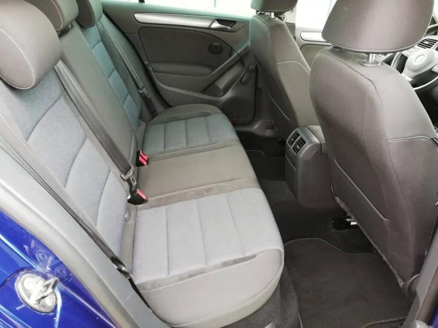 Blue Volkswagen Golf 2011 in Saldus, with an engine capacity of 1.40 L and mileage of 198 thousand km for 5900 €, photo 12 on AUTOMOTO.COM.LV