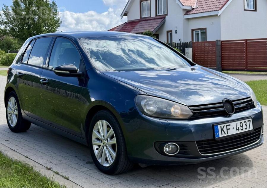 Zils Volkswagen Golf 2011 Rīga, ar dzinēja tilpumu 1.60 L un nobraukumu 288 tūkst. km par 2200 €, foto 3 vietnē AUTOMOTO.COM.LV
