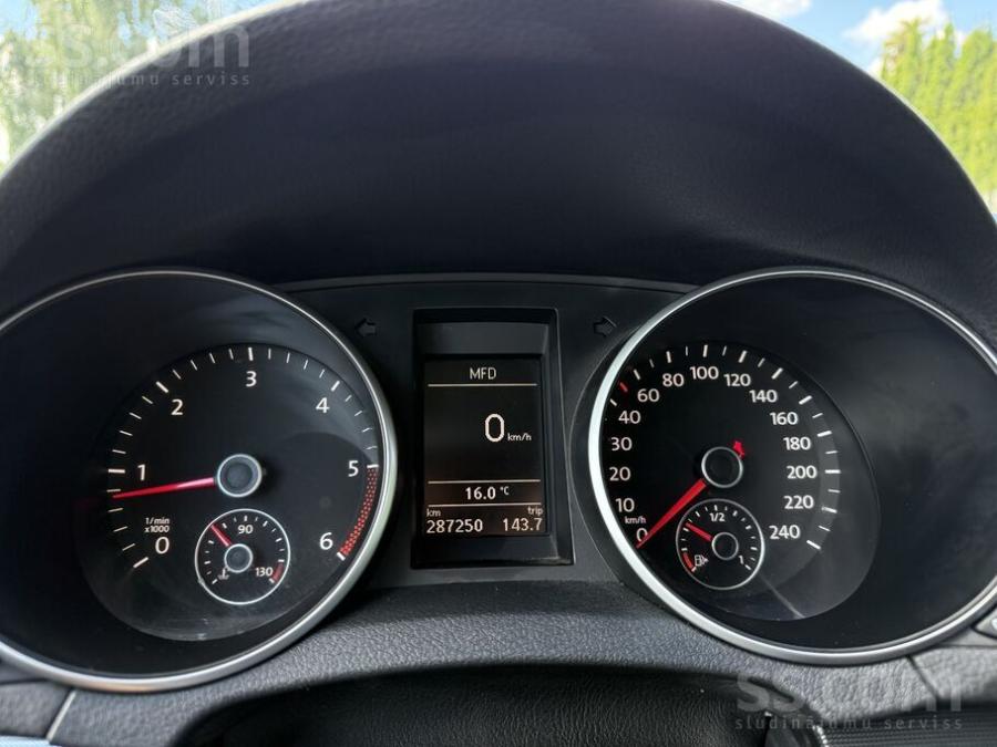 Zils Volkswagen Golf 2011 Rīga, ar dzinēja tilpumu 1.60 L un nobraukumu 288 tūkst. km par 2200 €, foto 8 vietnē AUTOMOTO.COM.LV