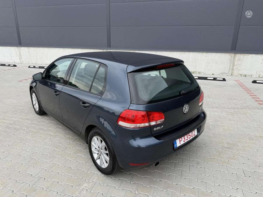 Blue Volkswagen Golf 2011 in Siauliai, with an engine capacity of 1.20 L and mileage of 236 thousand km for 2990 €, photo 12 on AUTOMOTO.COM.LV