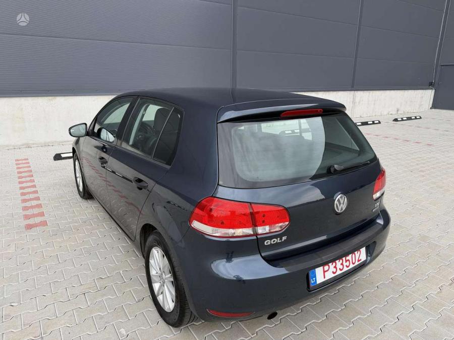 Blue Volkswagen Golf 2011 in Siauliai, with an engine capacity of 1.20 L and mileage of 236 thousand km for 2990 €, photo 18 on AUTOMOTO.COM.LV