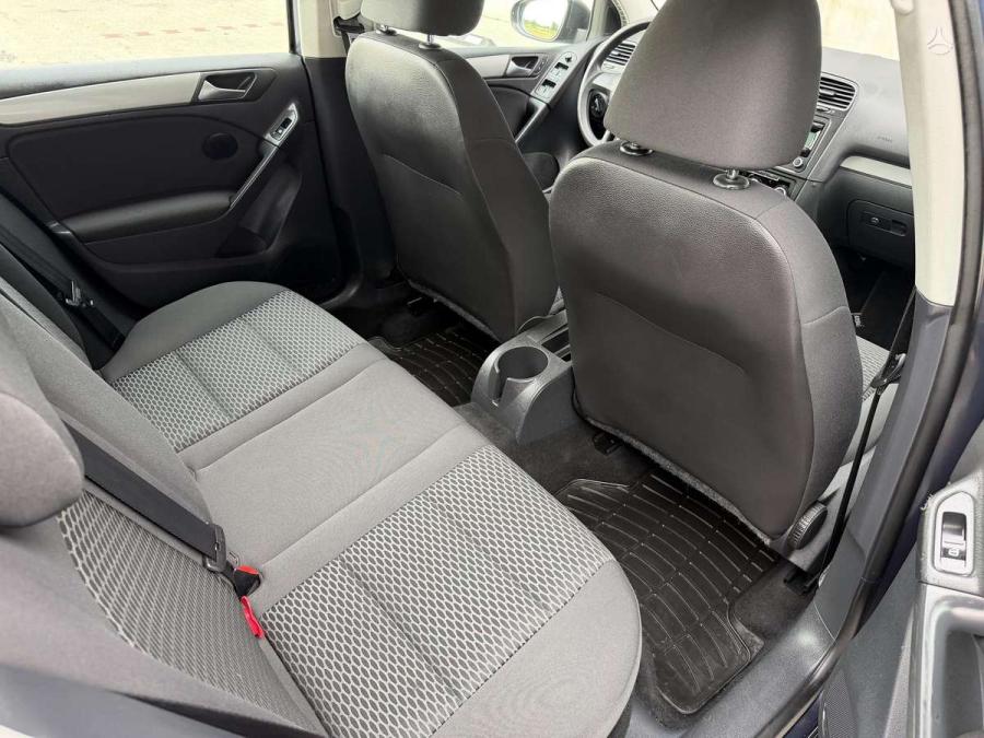 Blue Volkswagen Golf 2011 in Siauliai, with an engine capacity of 1.20 L and mileage of 236 thousand km for 2990 €, photo 24 on AUTOMOTO.COM.LV