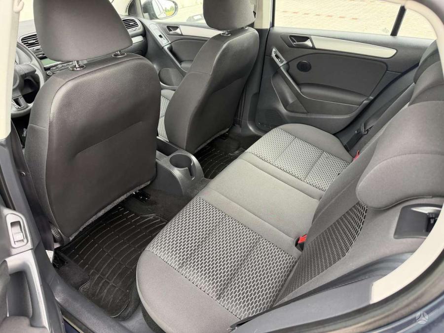 Blue Volkswagen Golf 2011 in Siauliai, with an engine capacity of 1.20 L and mileage of 236 thousand km for 2990 €, photo 25 on AUTOMOTO.COM.LV