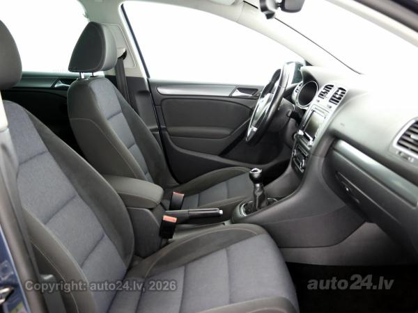 Blue Volkswagen Golf 2011 in Tallinn, with an engine capacity of 1.60 L and mileage of 246 thousand km for 2799 €, photo 6 on AUTOMOTO.COM.LV