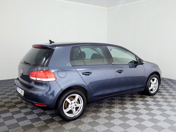Zils Volkswagen Golf 2011 Tallina, ar dzinēja tilpumu 1.60 L un nobraukumu 246 tūkst. km par 2799 €, foto 3 vietnē AUTOMOTO.COM.LV