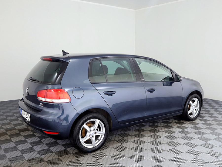 Zils Volkswagen Golf 2011 Tallina, ar dzinēja tilpumu 1.60 L un nobraukumu 246 tūkst. km par 2799 €, foto 4 vietnē AUTOMOTO.COM.LV