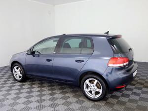 Zils Volkswagen Golf 2011 Tallina, ar dzinēja tilpumu 1.60 L un nobraukumu 246 tūkst. km par 2799 €, foto 14 vietnē AUTOMOTO.COM.LV