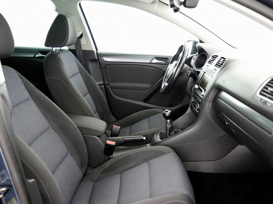 Zils Volkswagen Golf 2011 Tallina, ar dzinēja tilpumu 1.60 L un nobraukumu 246 tūkst. km par 2799 €, foto 16 vietnē AUTOMOTO.COM.LV