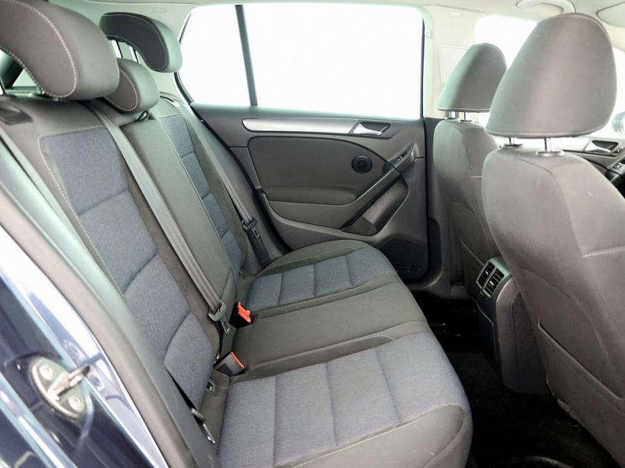 Zils Volkswagen Golf 2011 Tallina, ar dzinēja tilpumu 1.60 L un nobraukumu 246 tūkst. km par 2799 €, foto 17 vietnē AUTOMOTO.COM.LV