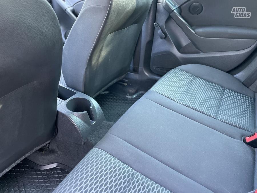 Blue Volkswagen Golf 2011 in Alytus, with an engine capacity of 1.40 L and mileage of 269 thousand km for 1450 €, photo 15 on AUTOMOTO.COM.LV