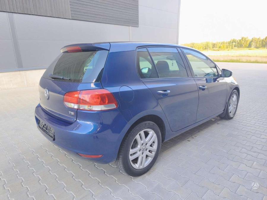 Zils Volkswagen Golf 2011 Šauļi, ar dzinēja tilpumu 1.40 L un nobraukumu 250 tūkst. km par 4300 €, foto 5 vietnē AUTOMOTO.COM.LV