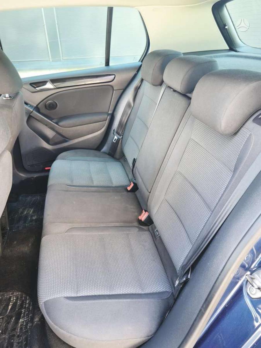 Zils Volkswagen Golf 2011 Šauļi, ar dzinēja tilpumu 1.40 L un nobraukumu 250 tūkst. km par 4300 €, foto 13 vietnē AUTOMOTO.COM.LV