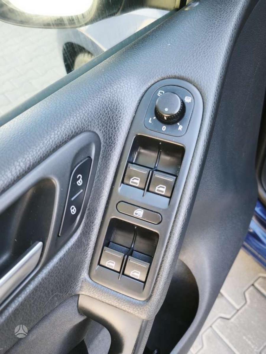Zils Volkswagen Golf 2011 Šauļi, ar dzinēja tilpumu 1.40 L un nobraukumu 250 tūkst. km par 4300 €, foto 17 vietnē AUTOMOTO.COM.LV