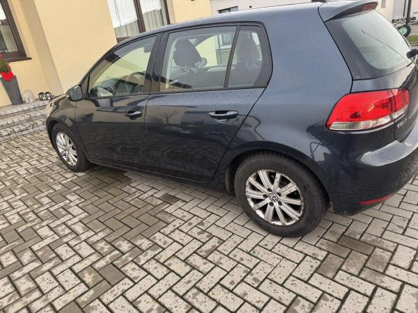 Blue Volkswagen Golf 2012 in Klaipeda, with an engine capacity of 1.60 L and mileage of 258 thousand km for 2200 €, photo 5 on AUTOMOTO.COM.LV