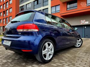 Zils Volkswagen Golf 2012 Viļņa, ar dzinēja tilpumu 1.60 L un nobraukumu 330 tūkst. km par 2950 €, foto  vietnē AUTOMOTO.COM.LV