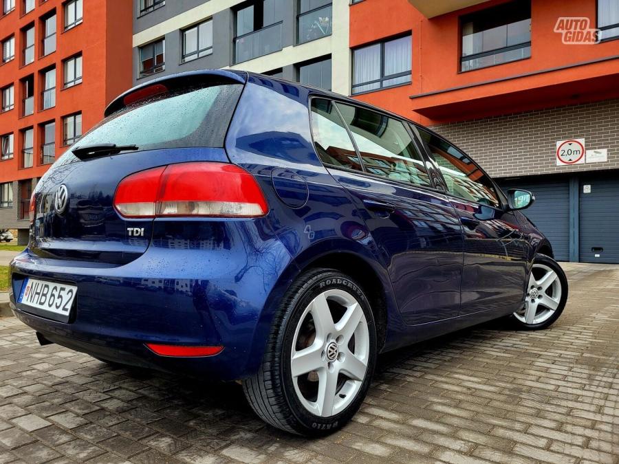 Blue Volkswagen Golf 2012 in Vilnius, with an engine capacity of 1.60 L and mileage of 330 thousand km for 2950 €, photo 1 on AUTOMOTO.COM.LV