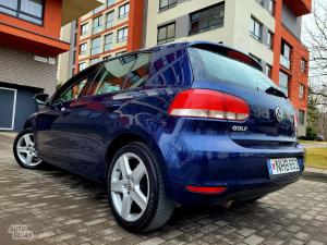 Blue Volkswagen Golf 2012 in Vilnius, with an engine capacity of 1.60 L and mileage of 330 thousand km for 2950 €, photo 4 on AUTOMOTO.COM.LV