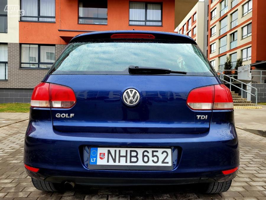 Blue Volkswagen Golf 2012 in Vilnius, with an engine capacity of 1.60 L and mileage of 330 thousand km for 2950 €, photo 5 on AUTOMOTO.COM.LV