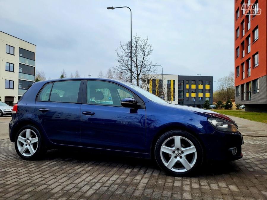Blue Volkswagen Golf 2012 in Vilnius, with an engine capacity of 1.60 L and mileage of 330 thousand km for 2950 €, photo 10 on AUTOMOTO.COM.LV