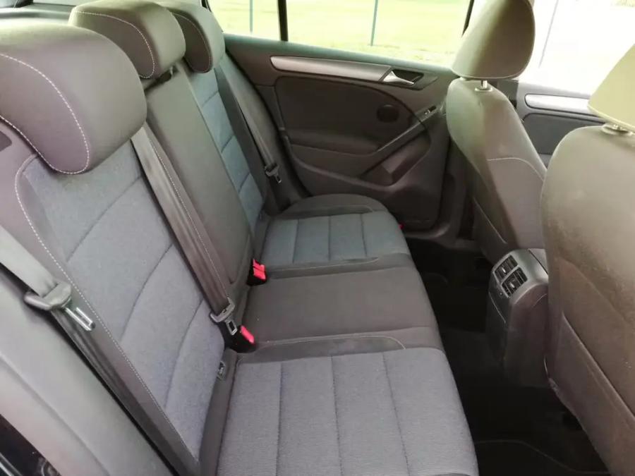 Blue Volkswagen Golf 2012 in Saldus, with an engine capacity of 1.40 L and mileage of 174 thousand km for 5500 €, photo 12 on AUTOMOTO.COM.LV