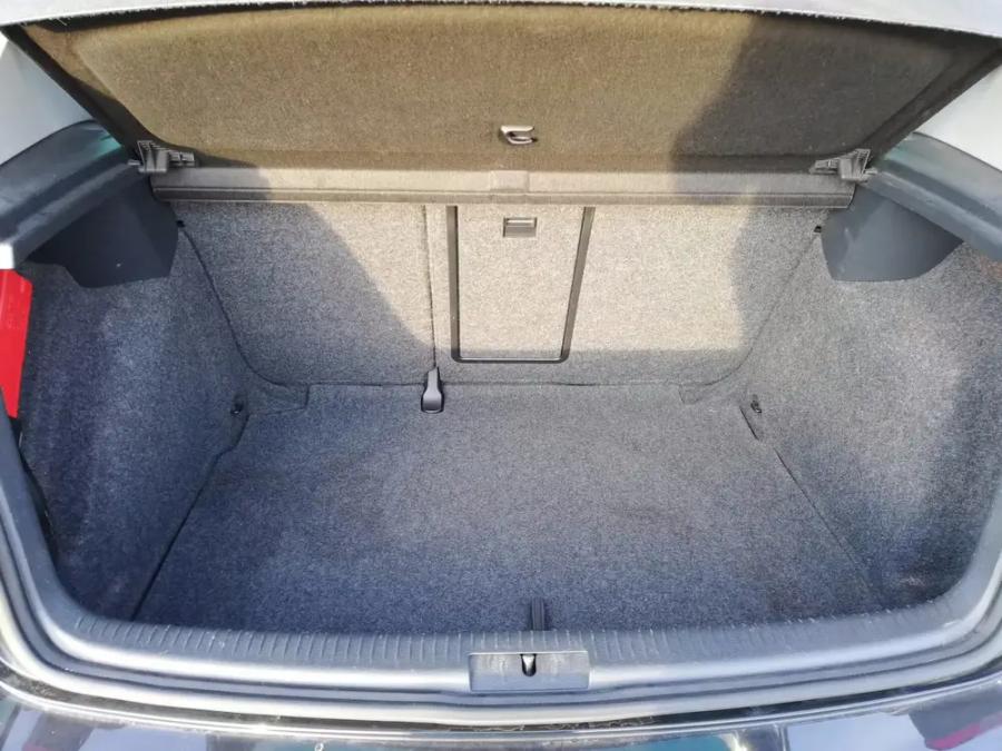 Blue Volkswagen Golf 2012 in Saldus, with an engine capacity of 1.40 L and mileage of 174 thousand km for 5500 €, photo 14 on AUTOMOTO.COM.LV