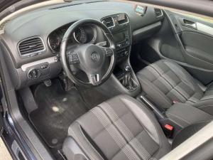 Blue Volkswagen Golf 2012 in Kaunas, with an engine capacity of 1.60 L and mileage of 310 thousand km for 3750 €, photo 7 on AUTOMOTO.COM.LV