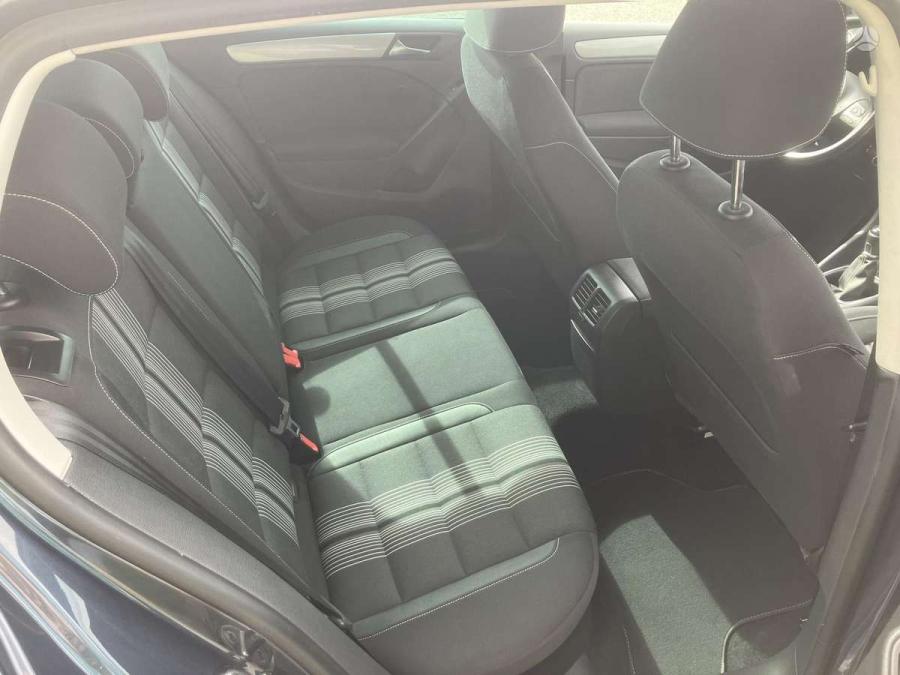 Blue Volkswagen Golf 2012 in Kaunas, with an engine capacity of 1.60 L and mileage of 310 thousand km for 3750 €, photo 12 on AUTOMOTO.COM.LV