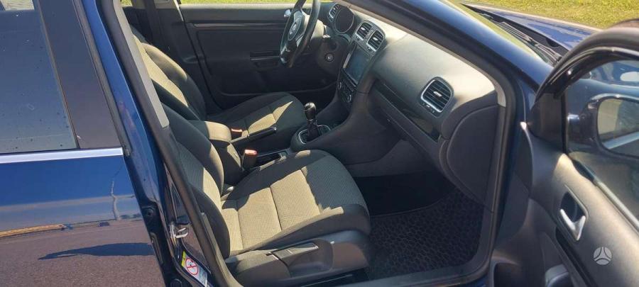 Blue Volkswagen Golf 2012 in Klaipeda, with an engine capacity of 1.60 L and mileage of 374 thousand km for 2300 €, photo 8 on AUTOMOTO.COM.LV
