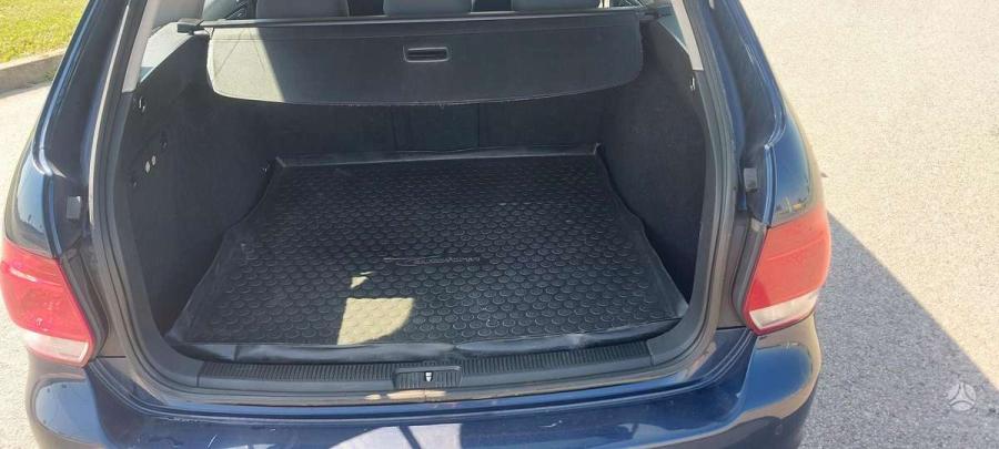 Blue Volkswagen Golf 2012 in Klaipeda, with an engine capacity of 1.60 L and mileage of 374 thousand km for 2300 €, photo 9 on AUTOMOTO.COM.LV