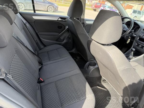 Blue Volkswagen Golf 2012 in Valmiera, with an engine capacity of 1.20 L and mileage of 272 thousand km for 1900 €, photo 8 on AUTOMOTO.COM.LV