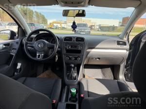 Zils Volkswagen Golf 2012 Valmiera, ar dzinēja tilpumu 1.20 L un nobraukumu 272 tūkst. km par 1900 €, foto 10 vietnē AUTOMOTO.COM.LV