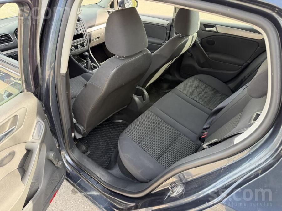 Zils Volkswagen Golf 2012 Valmiera, ar dzinēja tilpumu 1.20 L un nobraukumu 272 tūkst. km par 1900 €, foto 11 vietnē AUTOMOTO.COM.LV