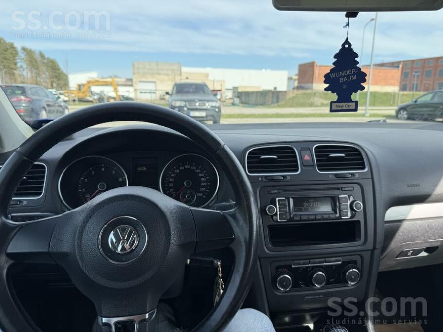 Zils Volkswagen Golf 2012 Valmiera, ar dzinēja tilpumu 1.20 L un nobraukumu 272 tūkst. km par 1900 €, foto 14 vietnē AUTOMOTO.COM.LV