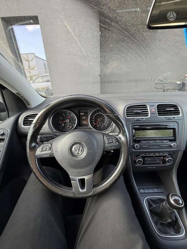 Zils Volkswagen Golf 2012 Kauņa, ar dzinēja tilpumu 1.39 L un nobraukumu 156 tūkst. km par 3800 €, foto 9 vietnē AUTOMOTO.COM.LV