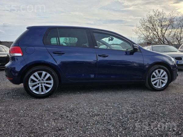 Volkswagen Golf 2012 in Daugavpils on AUTOMOTO.COM.LV Blue Volkswagen Golf 2012 in Daugavpils, with an engine capacity of 1.60 L and mileage of 0 thousand km for 7500 €, photo 9 on AUTOMOTO.COM.LV