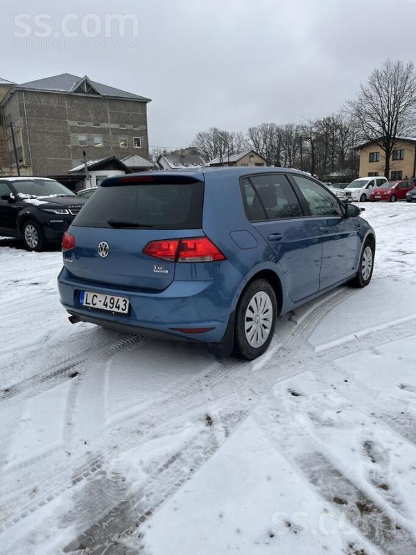 Blue Volkswagen Golf 2013 in Jelgava, with an engine capacity of 1.60 L and mileage of 320 thousand km for 4800 €, photo 4 on AUTOMOTO.COM.LV