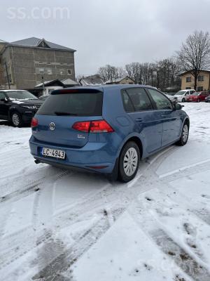 Blue Volkswagen Golf 2013 in Jelgava, with an engine capacity of 1.60 L and mileage of 320 thousand km for 4800 €, photo 4 on AUTOMOTO.COM.LV