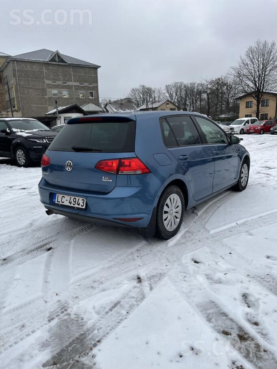 Blue Volkswagen Golf 2013 in Jelgava, with an engine capacity of 1.60 L and mileage of 320 thousand km for 4800 €, photo 4 on AUTOMOTO.COM.LV
