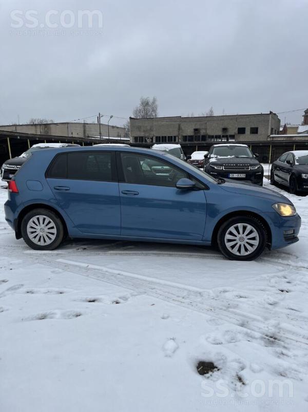 Blue Volkswagen Golf 2013 in Jelgava, with an engine capacity of 1.60 L and mileage of 320 thousand km for 4800 €, photo 6 on AUTOMOTO.COM.LV