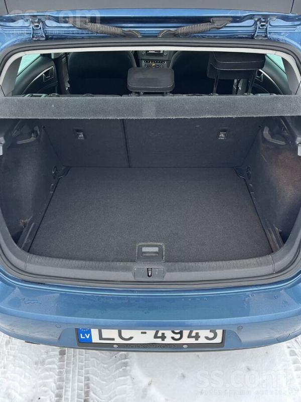 Blue Volkswagen Golf 2013 in Jelgava, with an engine capacity of 1.60 L and mileage of 320 thousand km for 4800 €, photo 7 on AUTOMOTO.COM.LV