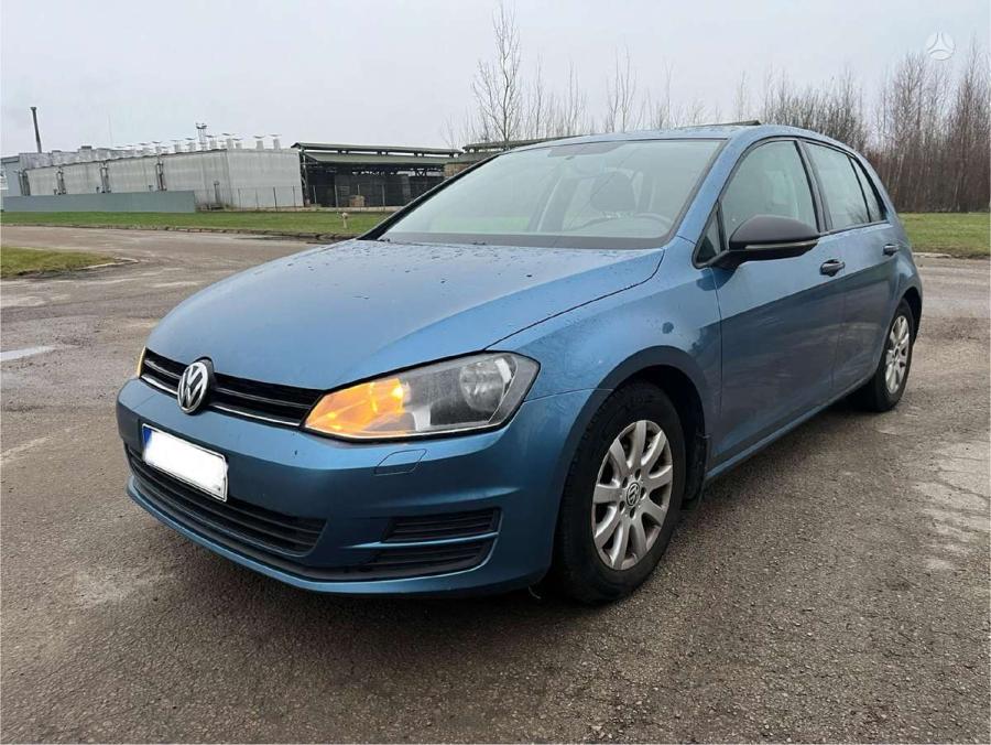 Zils Volkswagen Golf 2013 Tauragė, ar dzinēja tilpumu 1.20 L un nobraukumu 300 tūkst. km par 2950 €, foto 1 vietnē AUTOMOTO.COM.LV